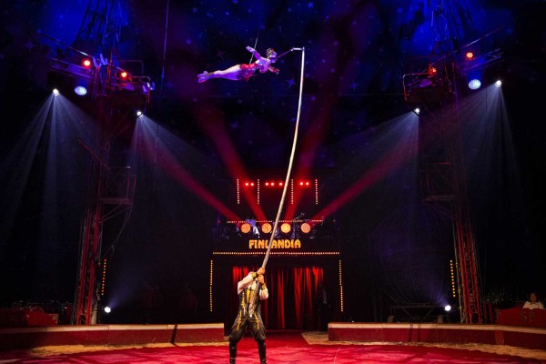 Spectaculaire, le spectacle du cirque d'Hiver Bouglione